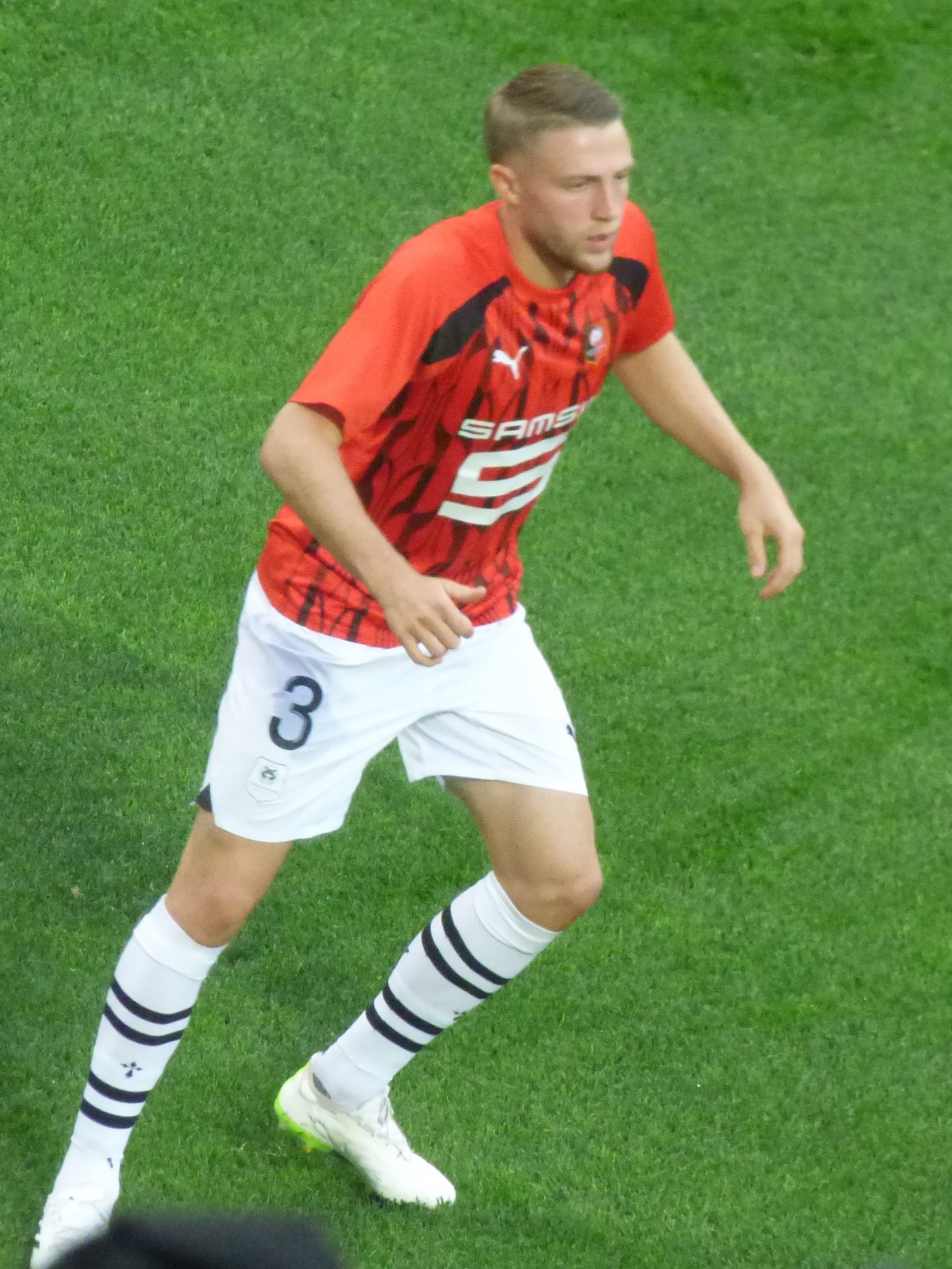 La taille de Adrien Truffert - Quelle taille font-ils? 📏