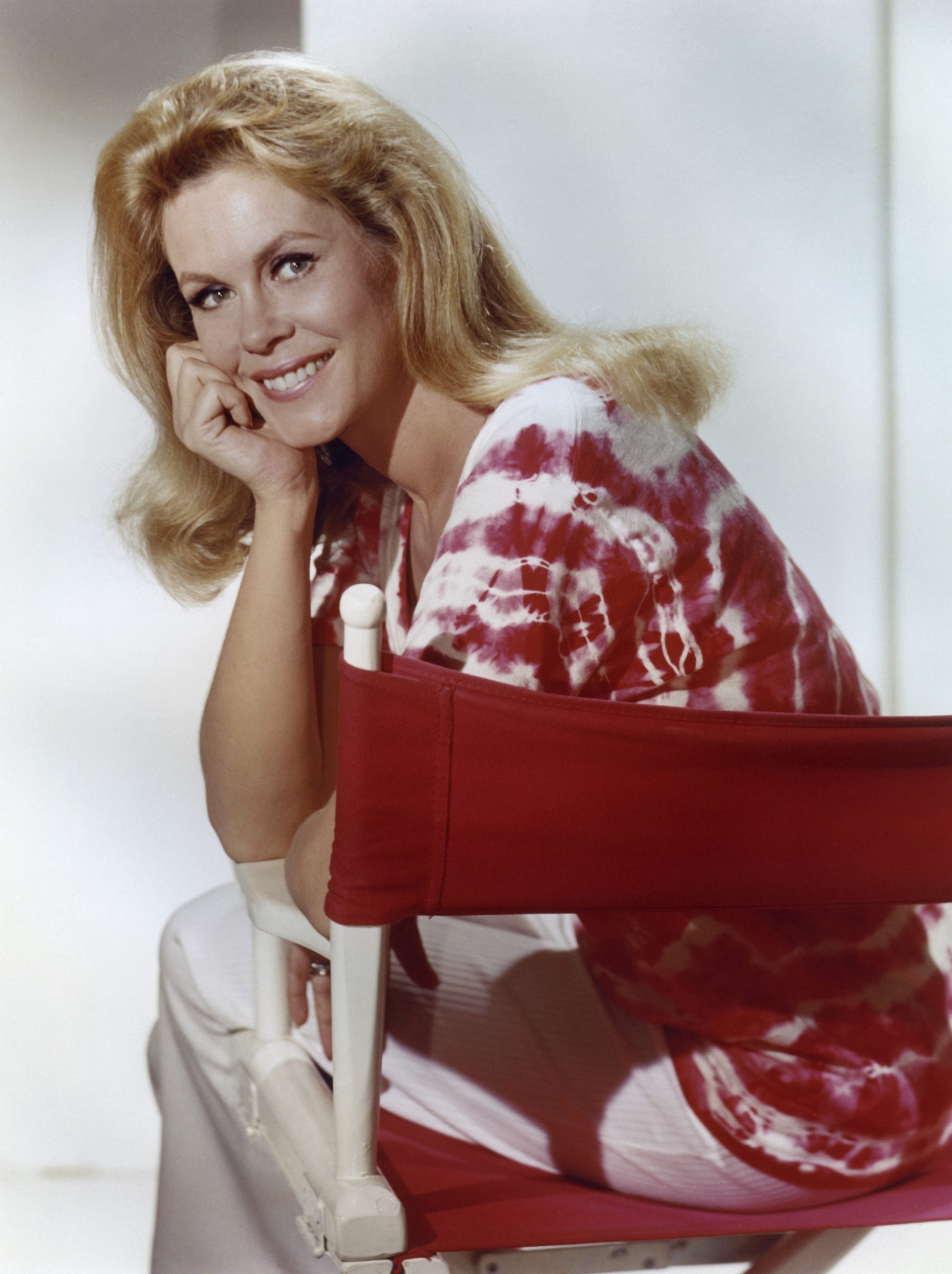 La taille de Elizabeth Montgomery - Quelle taille font-ils? 📏