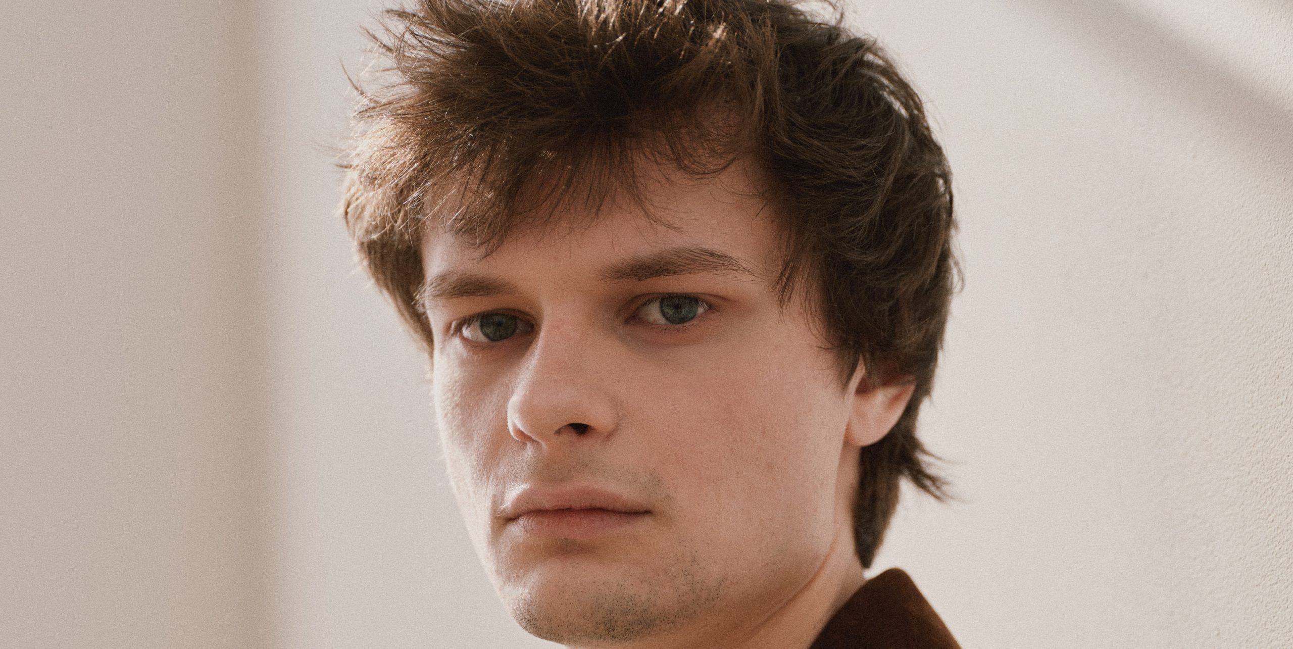 La taille de Charlie Tahan - Quelle taille font-ils? 📏