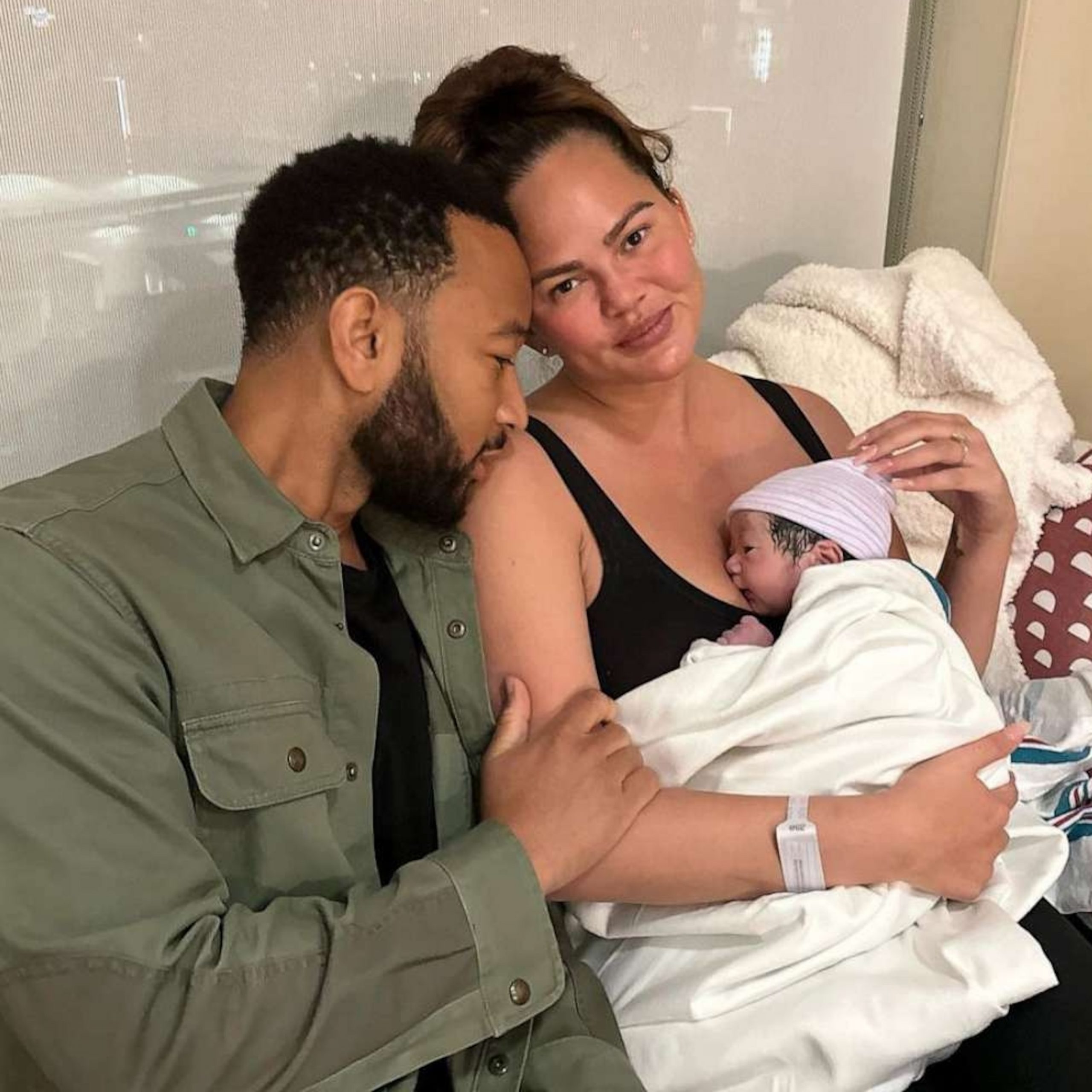 La taille de Chrissy Teigen - Quelle taille font-ils? 📏