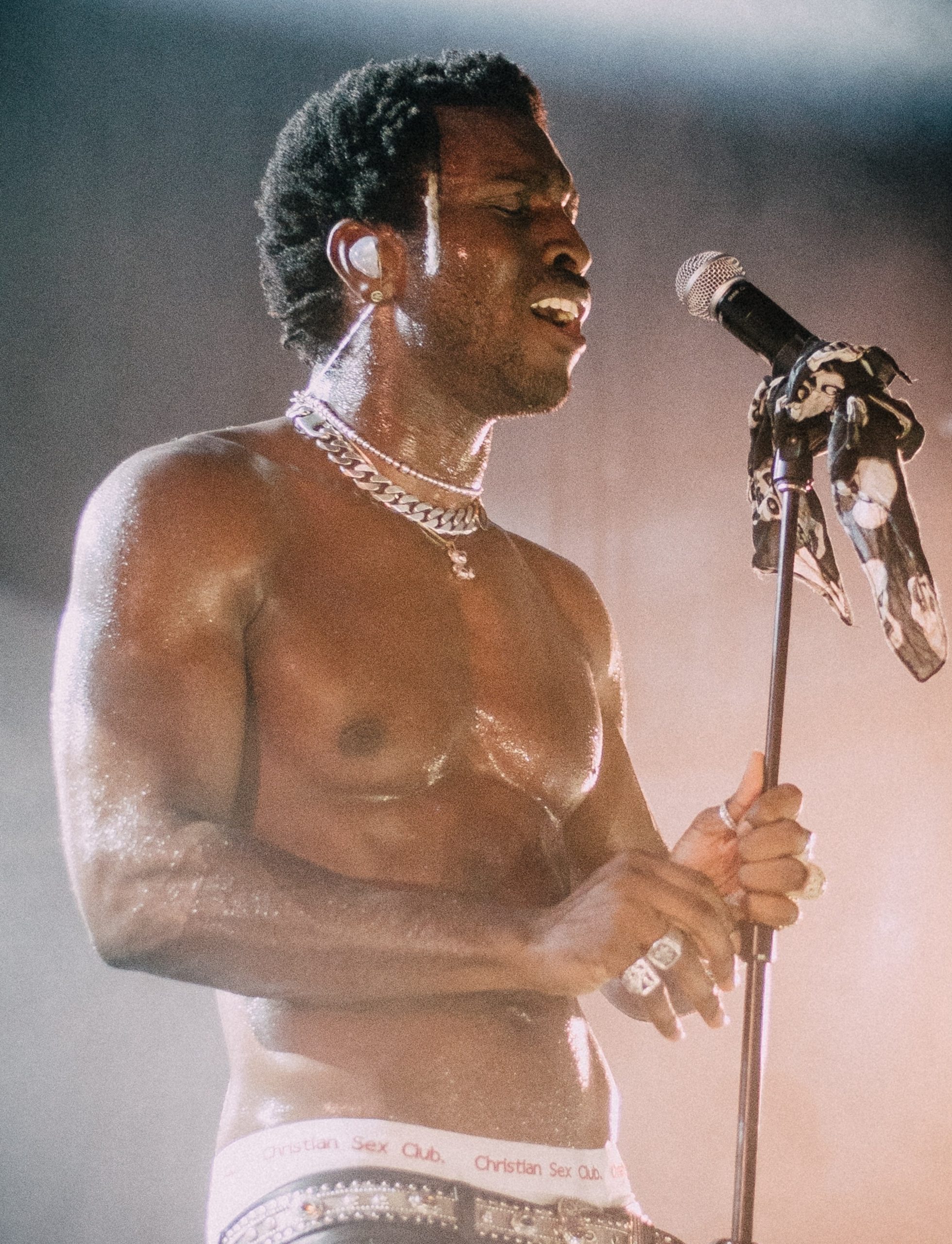 La taille de Saint Jhn - Quelle taille font-ils? 📏